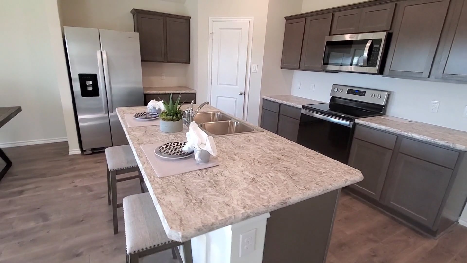 X40I Texas Cali Floorplan by D.R. Horton America's Builder on Vimeo