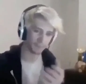xQc clapping fast on Vimeo