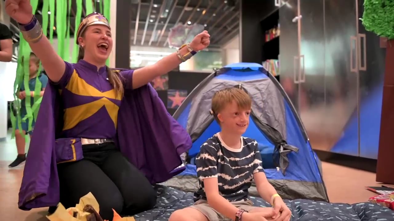 A Look Inside The Starlight Express Room(720p) on Vimeo