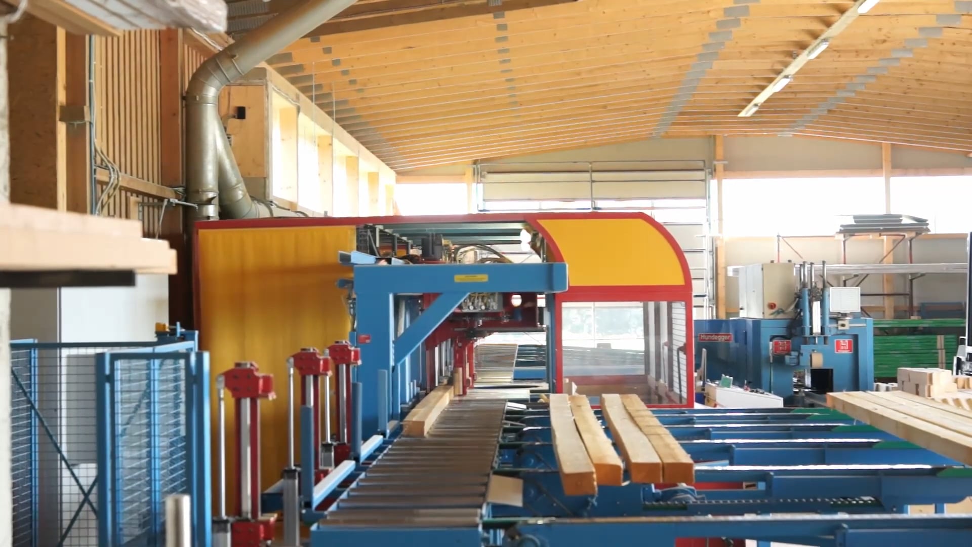 Holzbau Hecker GmbH Hundegger Abbundmaschine on Vimeo