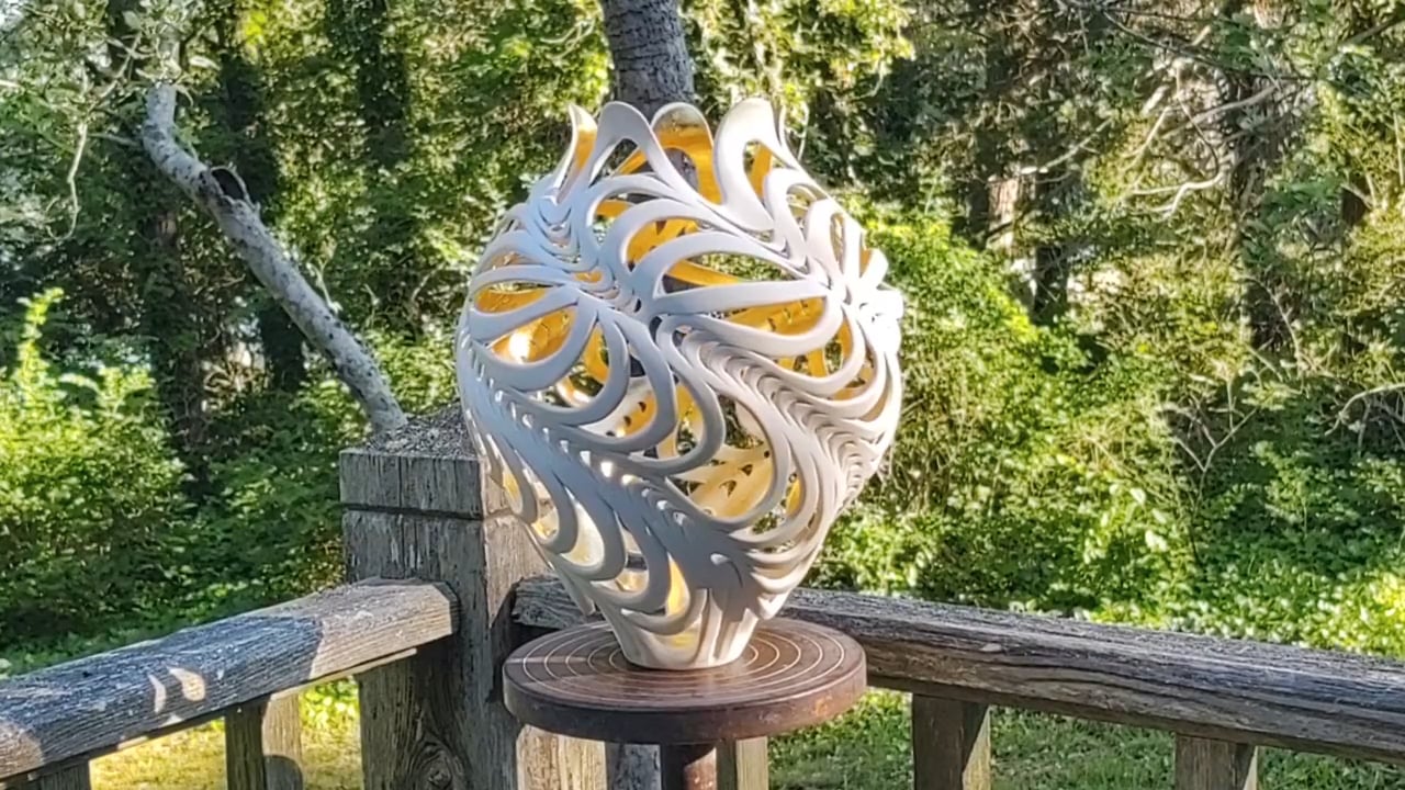 Jennifer McCurdy Gilded Ripple Vessel 13x10x10 on Vimeo