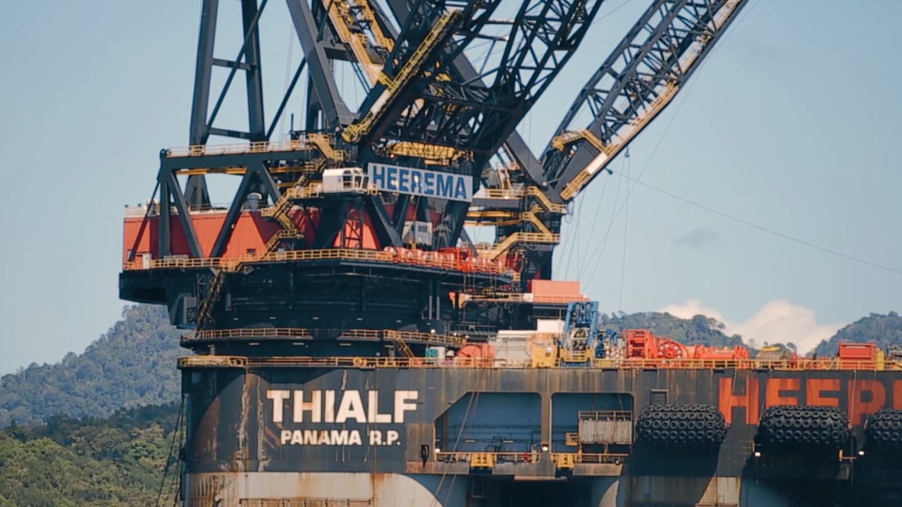 Thialf Heavy Lift Vessel for BP on Vimeo