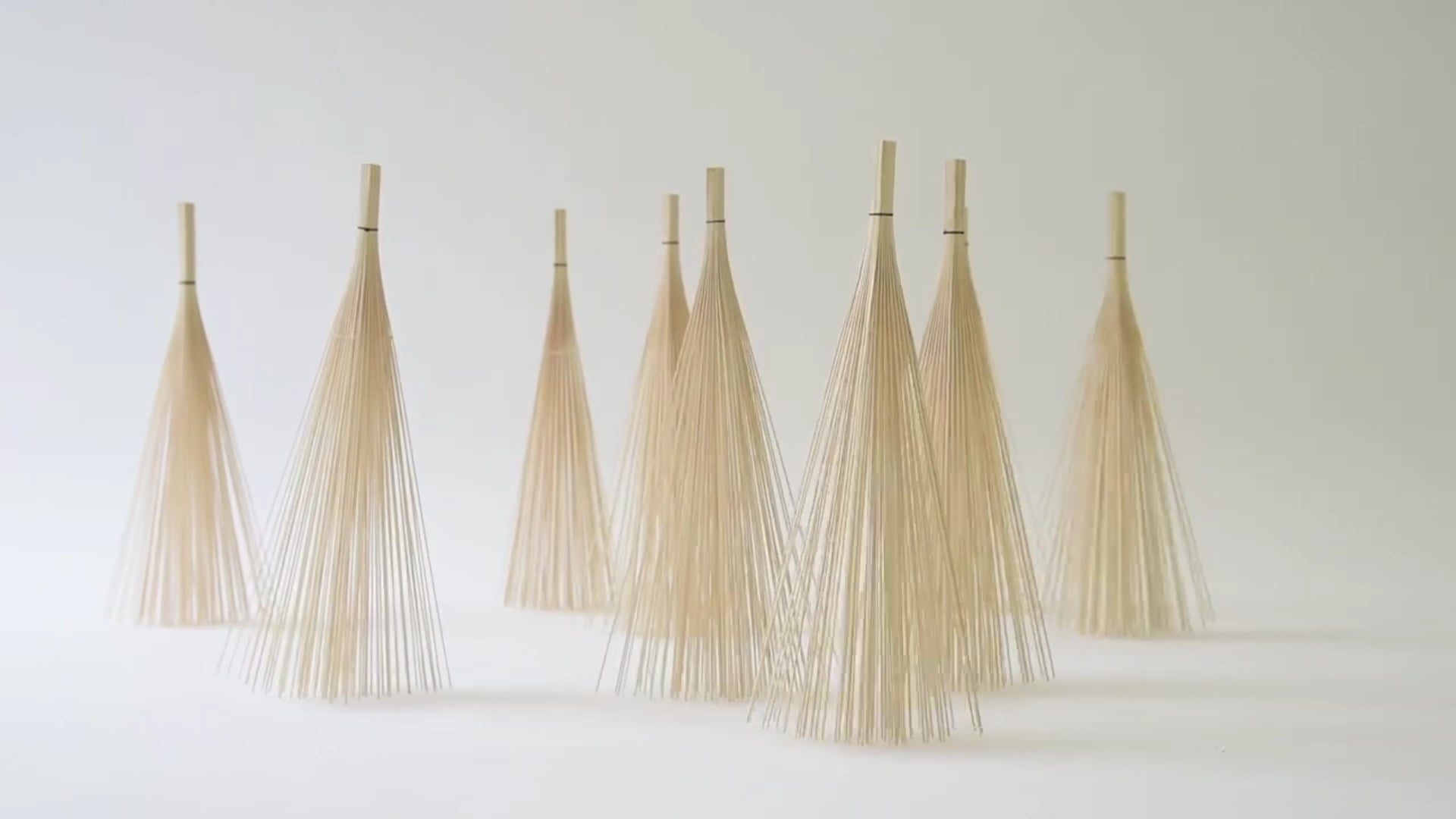 'rubbish things' inanimate objects move freely without relying on human ...