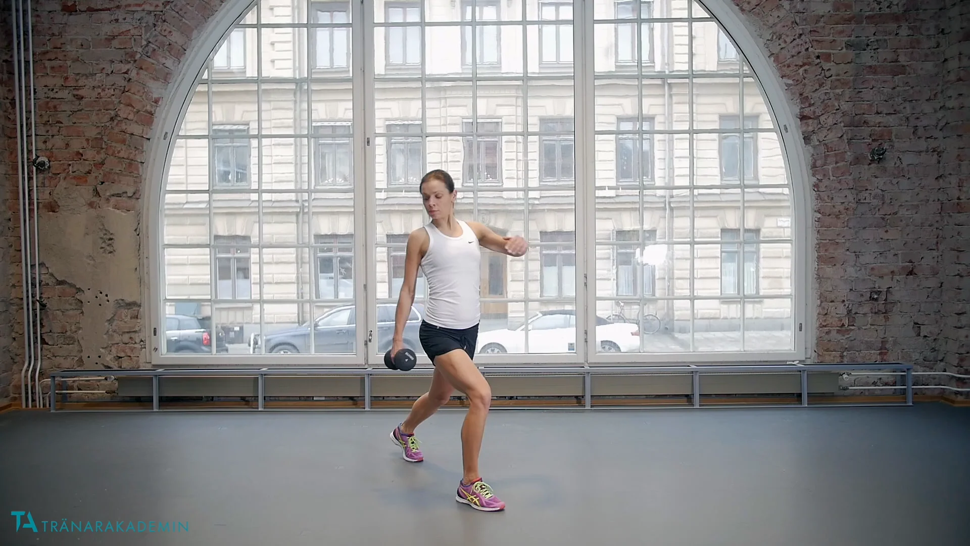 Diagonal reach with dumbbell on Vimeo