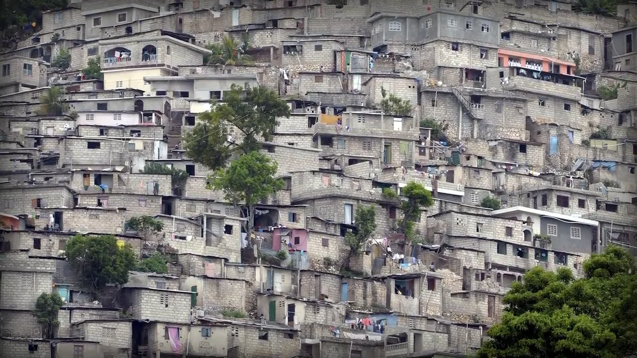 16 Globalization+and+Trade+and+Poverty-+Crash+Course+Economics+%2316 on ...