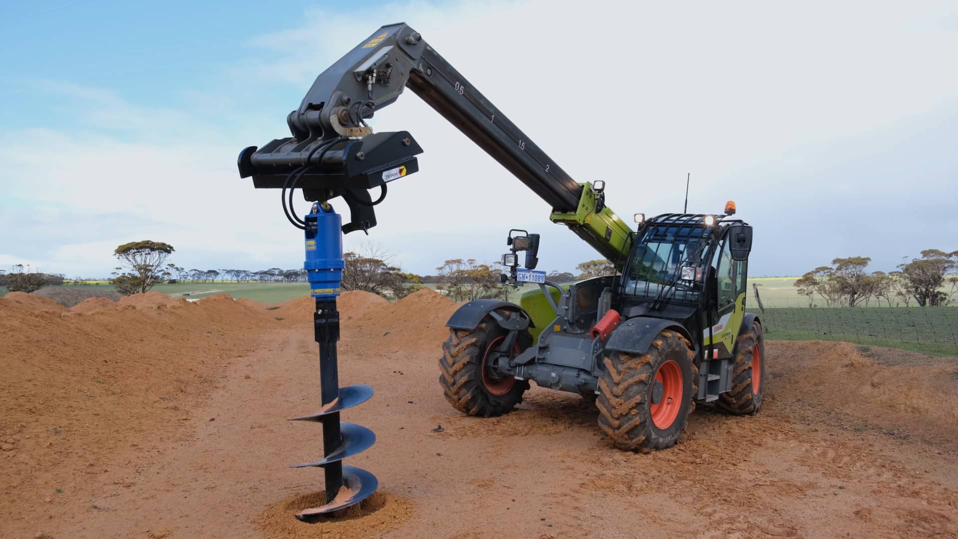Himac Telehandler Auger Drive - Himac Attachments on Vimeo