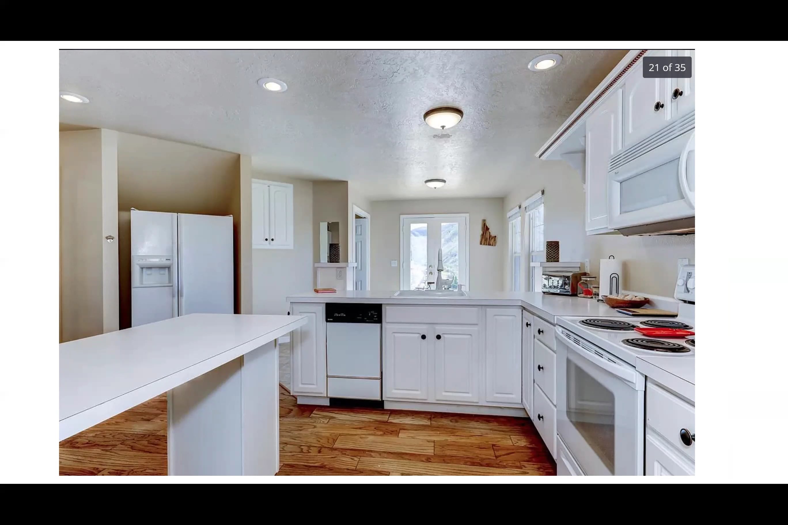 Kitchen Pictures on Vimeo