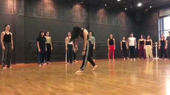 Modern dance solo on Vimeo
