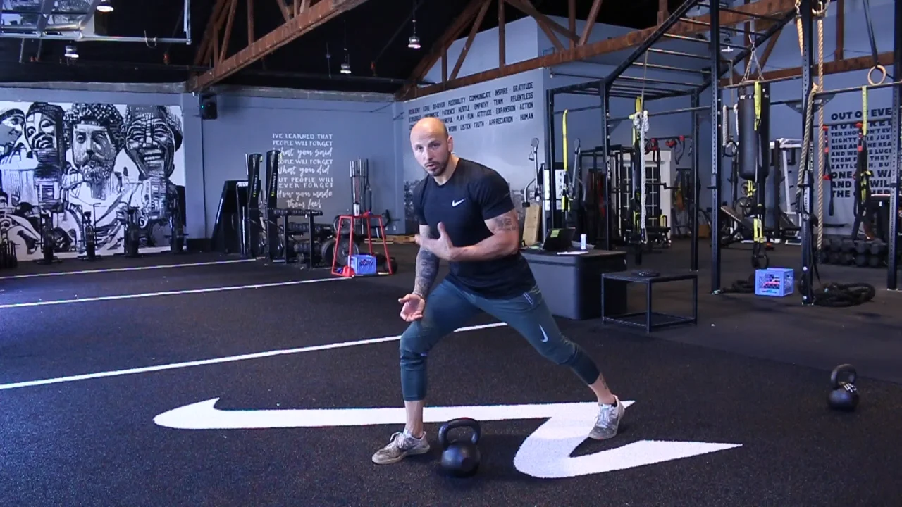 1-Arm Staggered KB Row