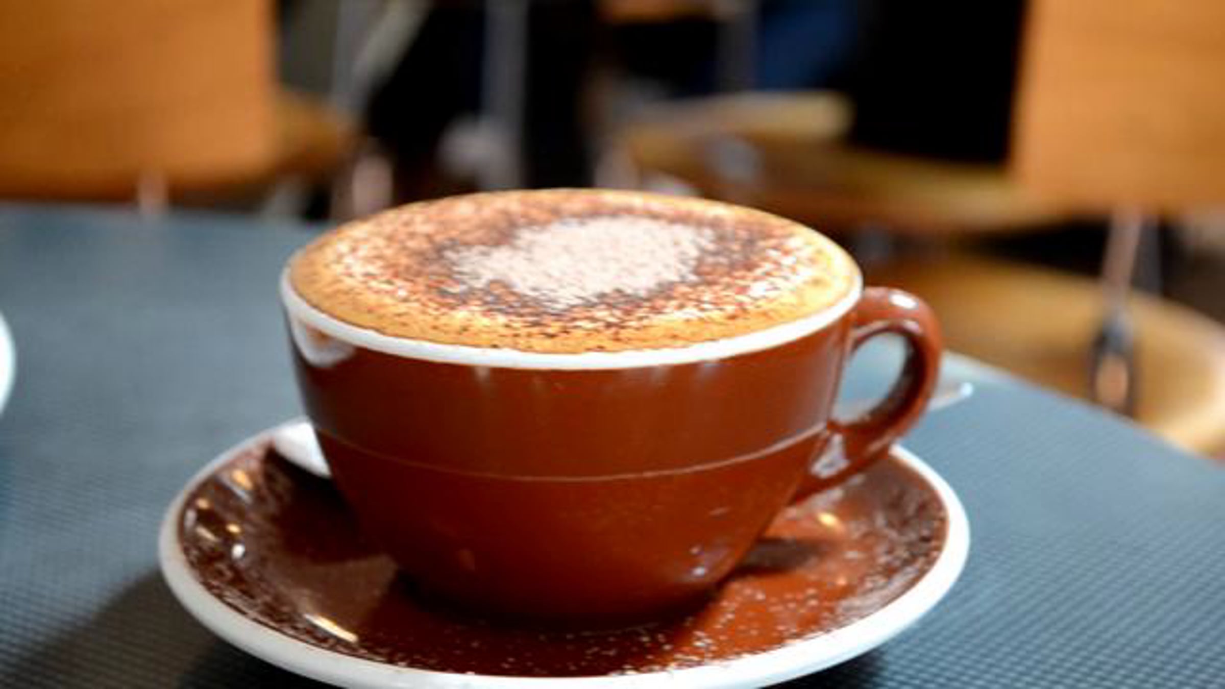 Nikon D3100 sample video - continuous AF