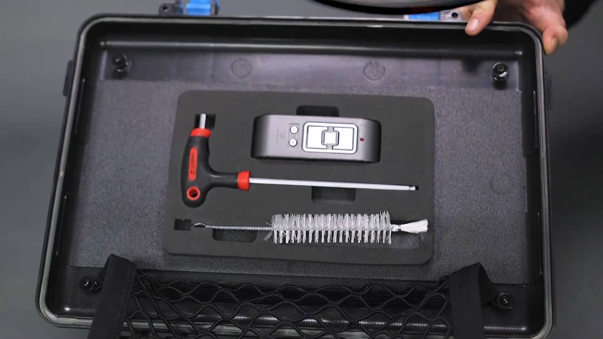 F-machine Tremblr Unboxing on Vimeo