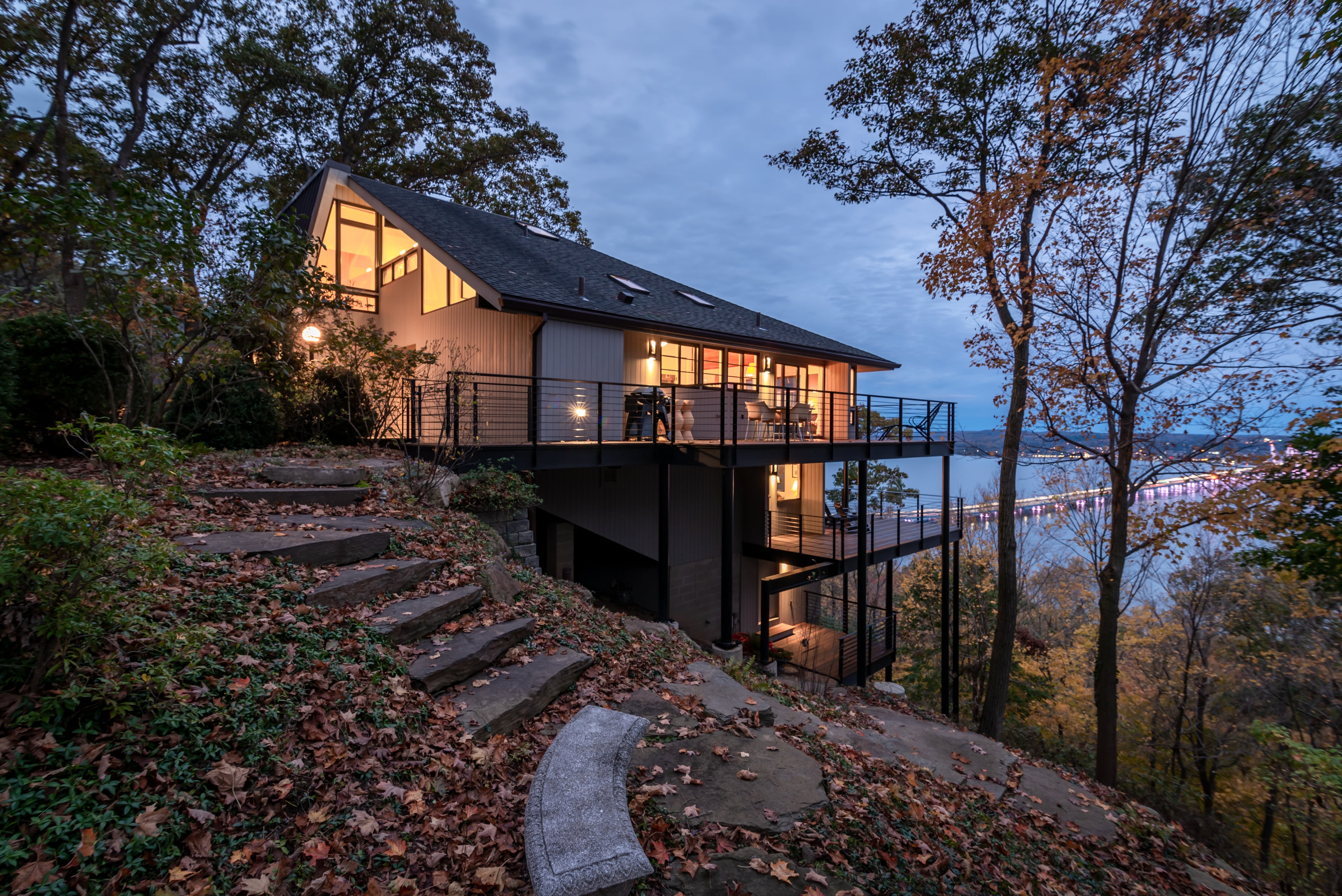 33 Tweed Boulevard, Upper Grandview, New York on Vimeo