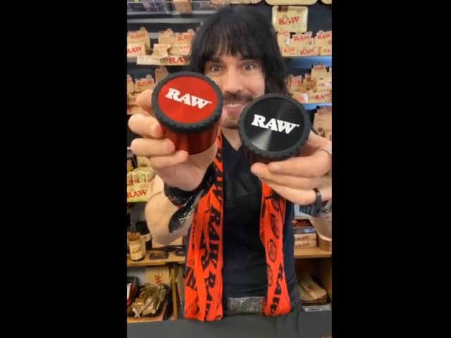 RAW Life Grinder V3 on Vimeo