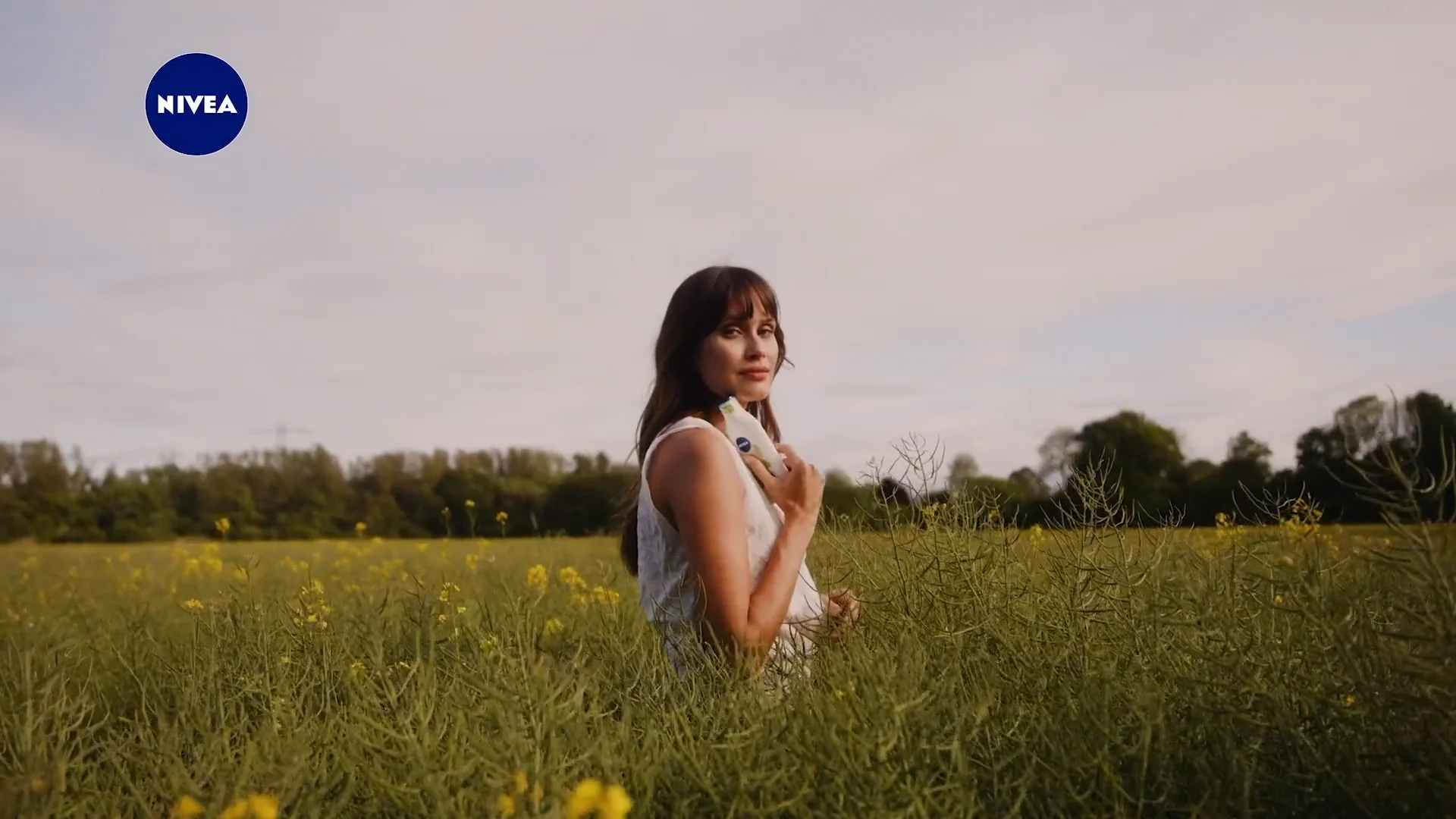 COMMERCIAL / Nivea "Skinny B" on Vimeo