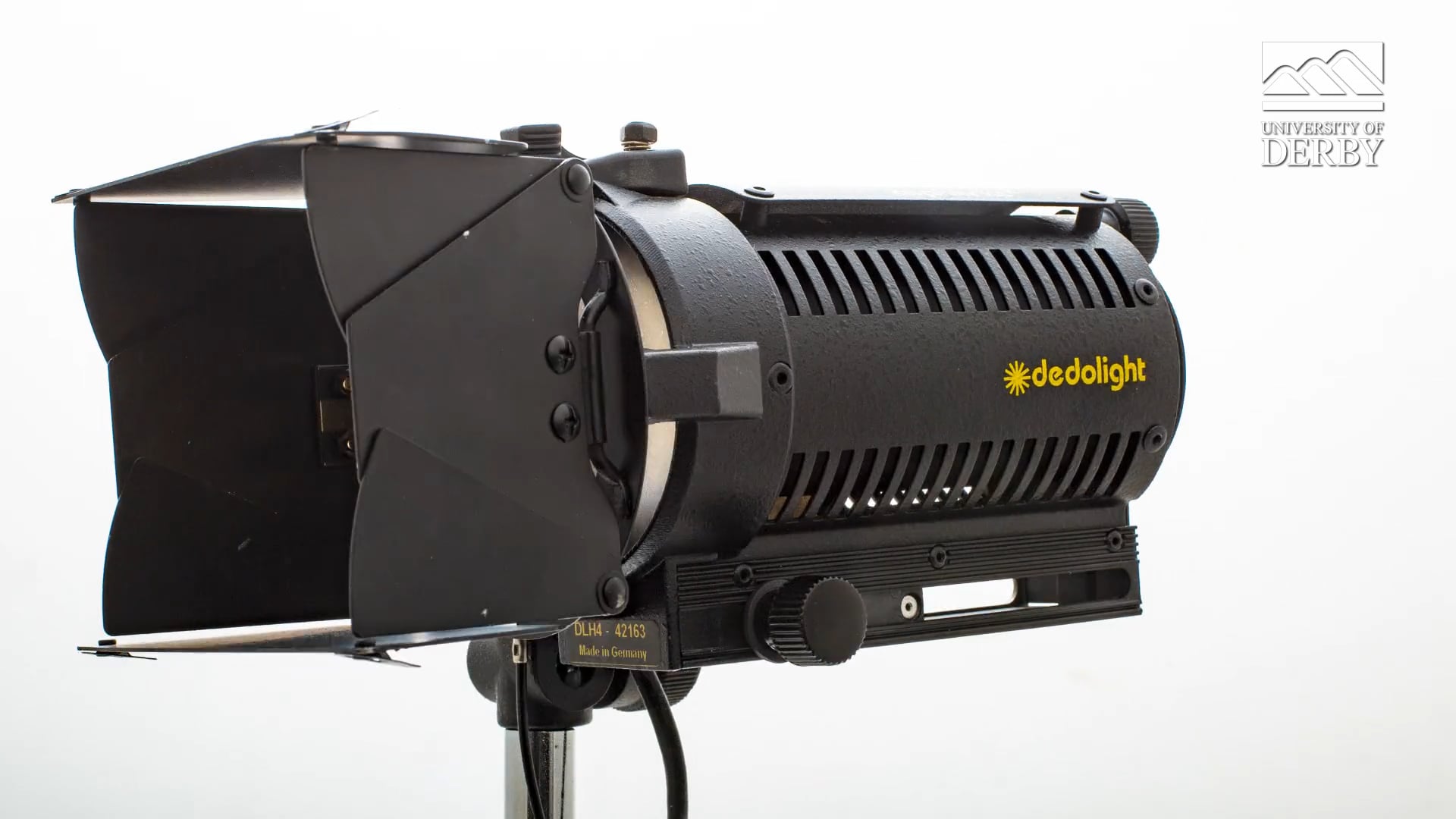 Dedolight DLH4 v1.0 on Vimeo