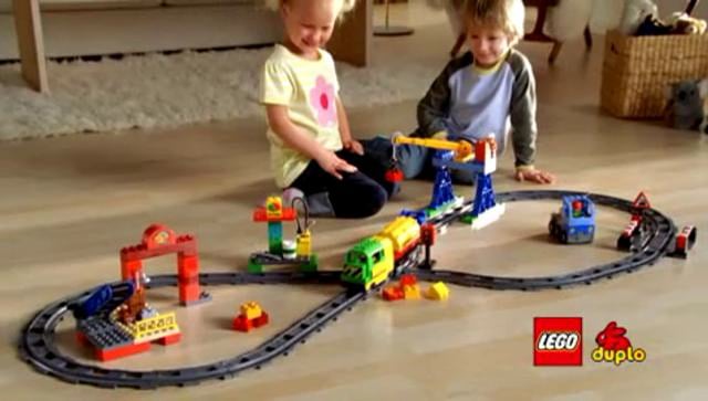Lego Duplo - Pociąg Deluxe - 5609 on Vimeo