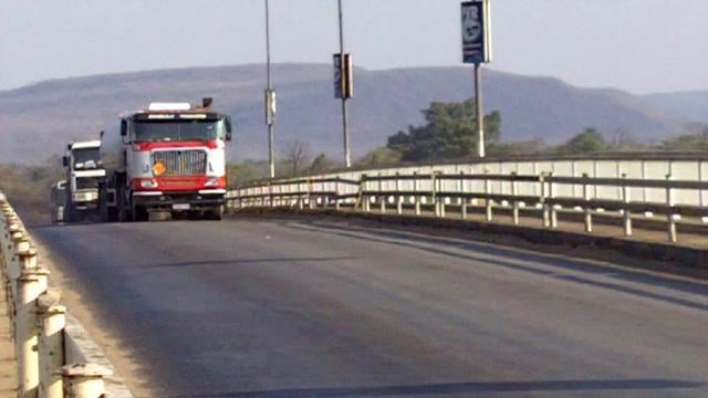 heavy_traffic_on_kafue_bridge on Vimeo